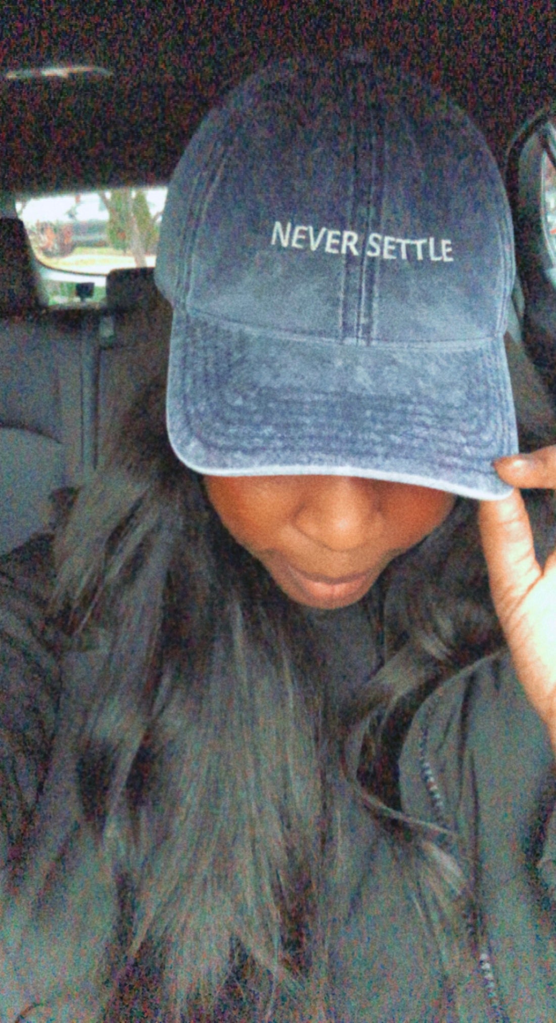 "NEVER SETTLE" Dad Hat – Women Who Inspire